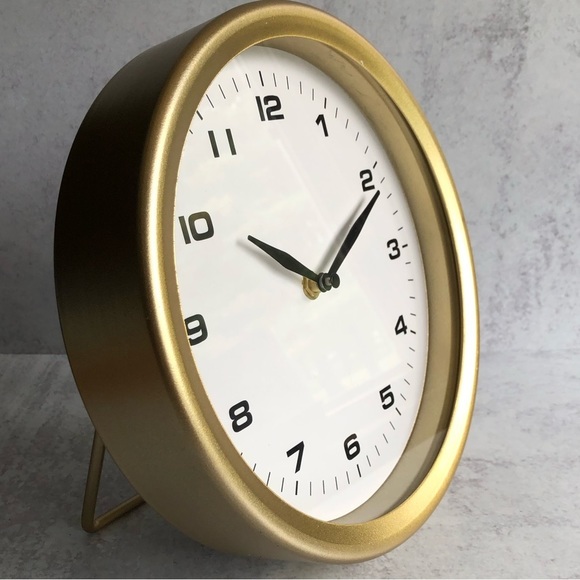 Accents | Gold Table Top Clock Battery New | Poshmark